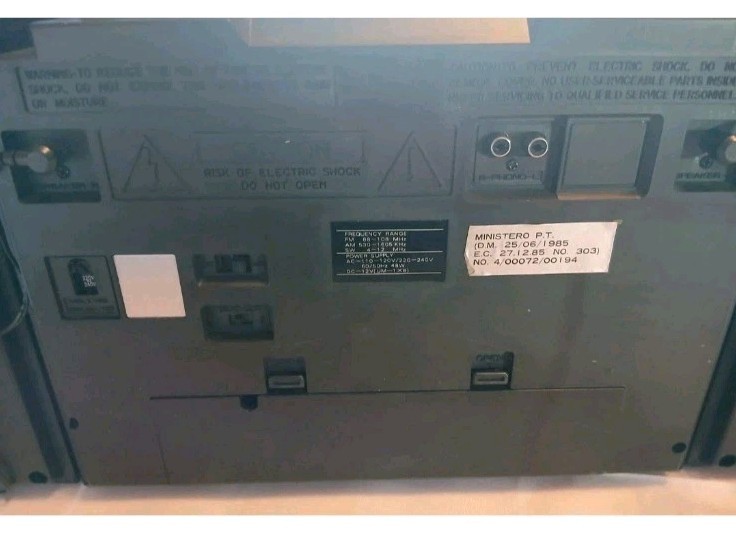 boombox Lasonic L30 un radioregistratore stereo vintage degli anni '80 ...