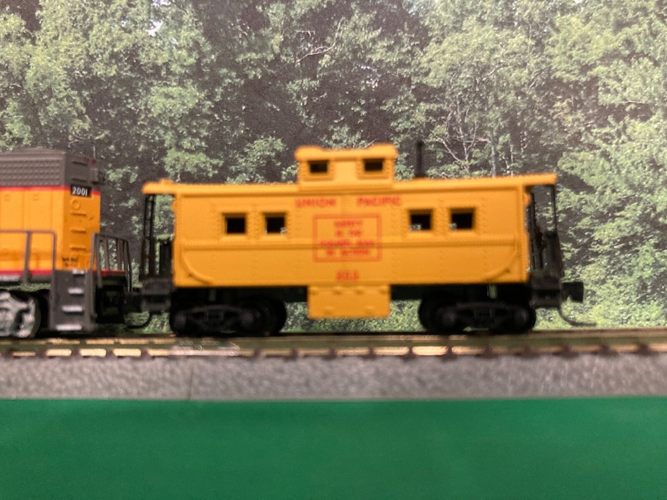 Z Scale Starter Train Set: AZL Union Pacific GP38-2 & MTL Center Cupola ...