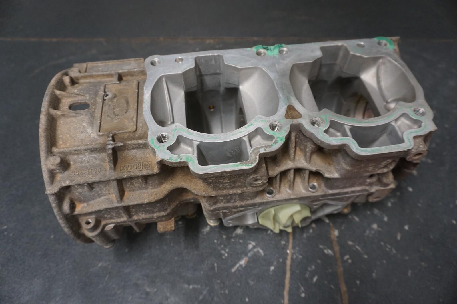 2000 Ski-Doo OEM Engine Motor Crankcase Ass'y Summit MXZ Formula 700 ...