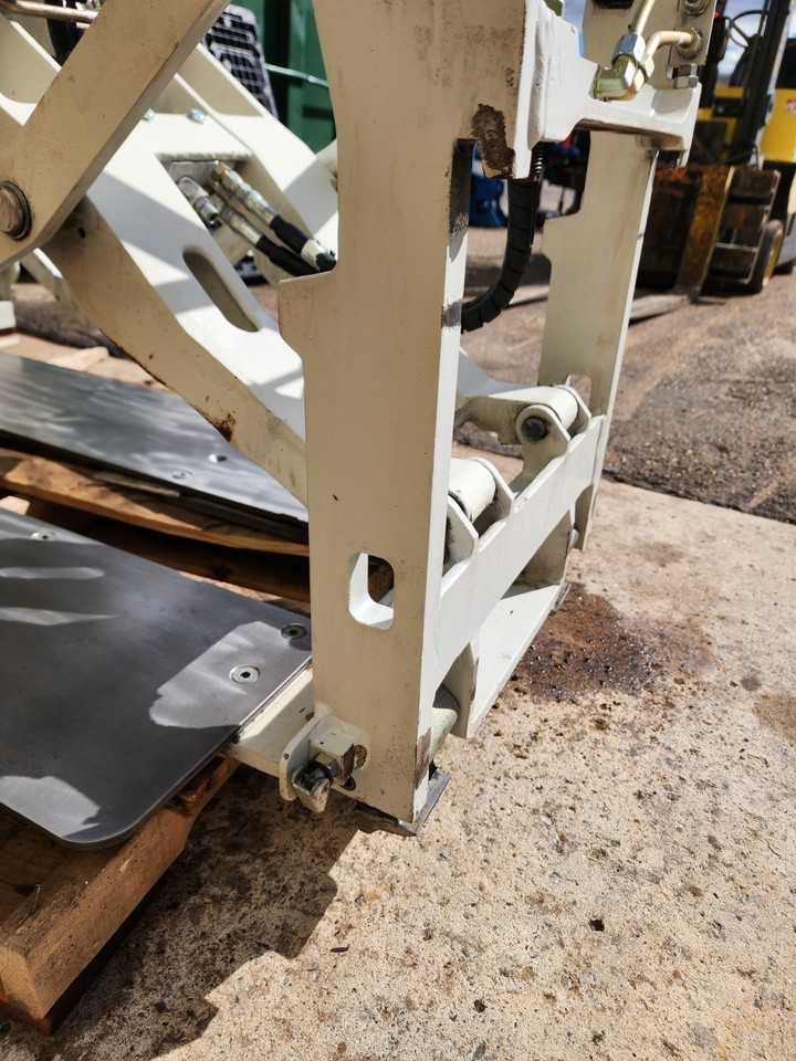 Cascade 3,500 Lbs Push/Pull Slip Sheet Forklift Attachment 35E-QPB ...