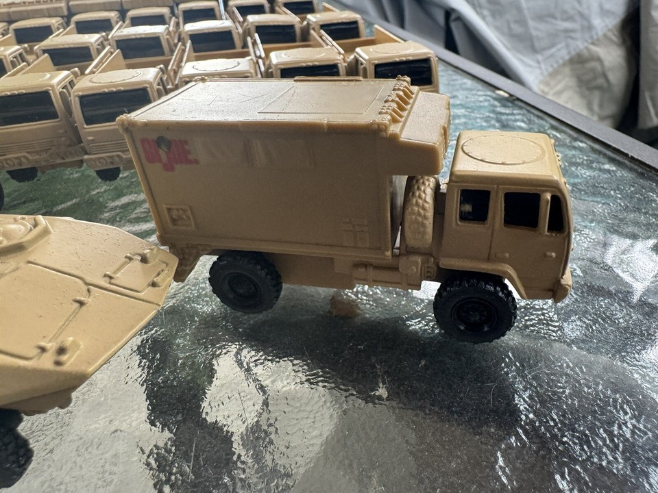 33 PCs maisto 5 ton 6x6 military truck 2.5 4x4 GI Joe Wargaming Unit ...