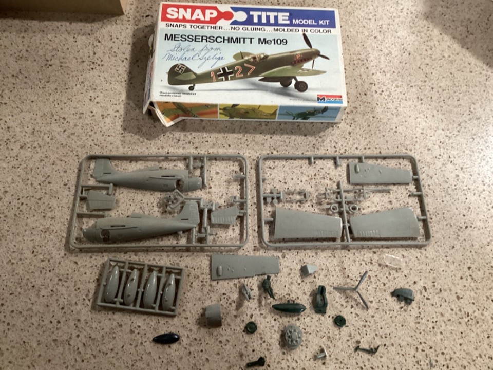 Monogram Snap Tite Messerschmitt Me109 Model Kit | eBay