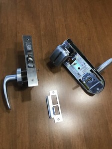 Saflok Quantum MT Hotel Locks Satin Chrome finish. Right handed ...