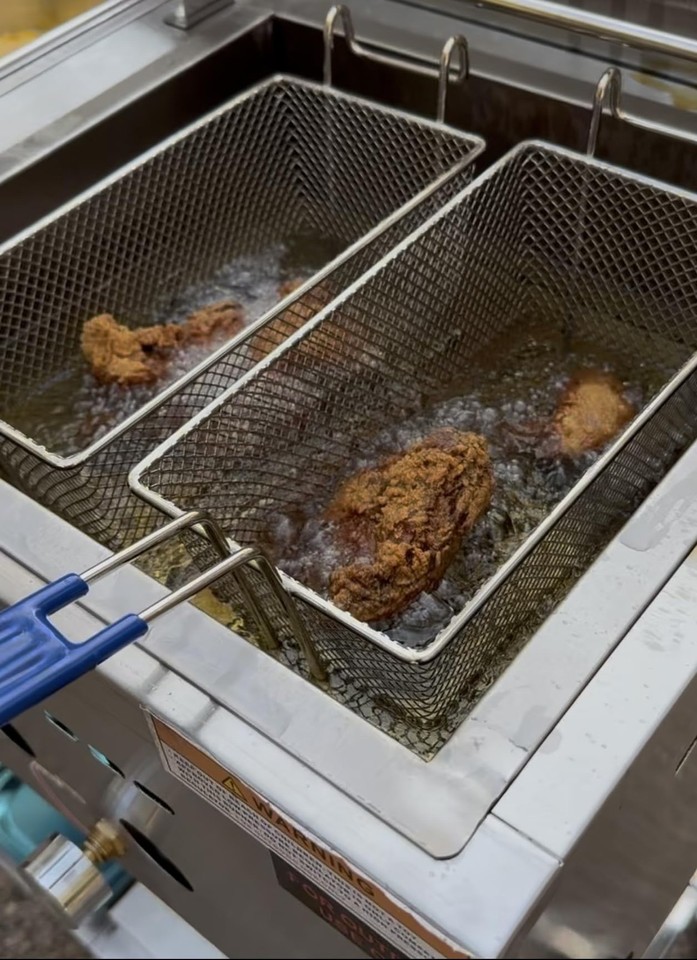 Deep Fryer Cart with 30 lb 3.5 Gallon Single Tank | 2 Fryer Baskets | 2 ...