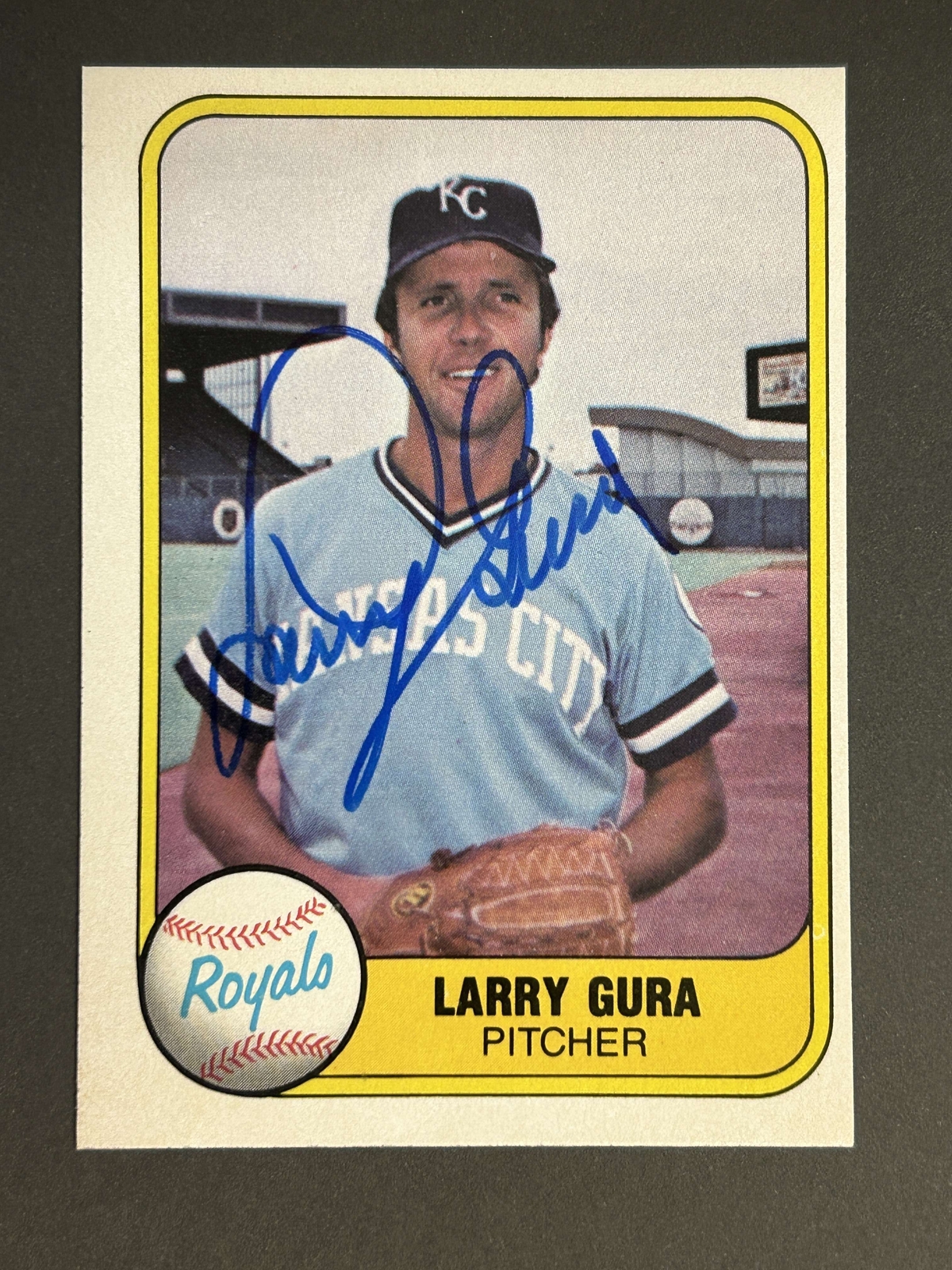 Larry Gura Autograph Signed 1981 Fleer Kansas City Royals | eBay