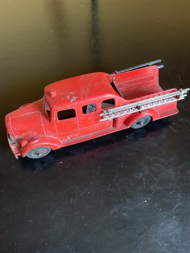 Vintage 1950's Tootsie Toy Fire Truck Mack Fire Engine w/ Hose& Ladder ...