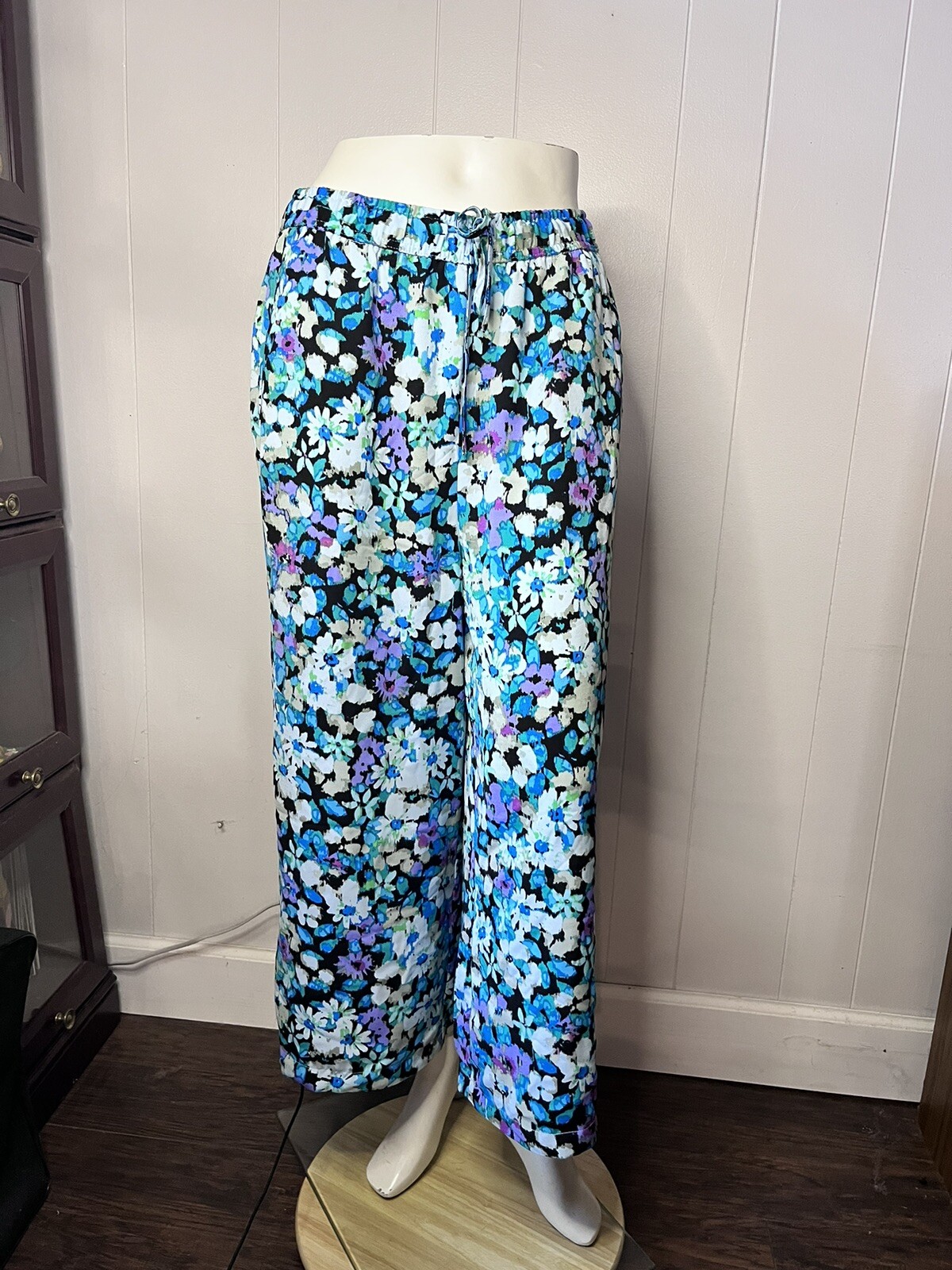 Stradivarius Women Blue Floral Pants Large | eBay