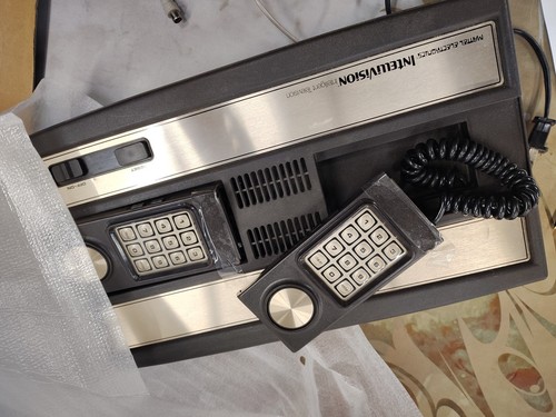 MATTEL INTELLIVISION CONSOLE VINTAGE VIDEO GAME SYSTEM COMPLETE IN BOX ...