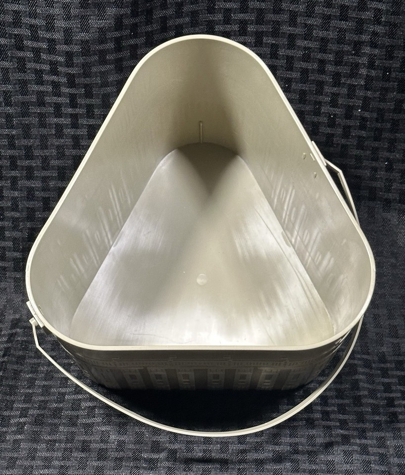 New York Yankees - Yankee Stadium Empty Plastic Popcorn Bucket Pail SGA ...