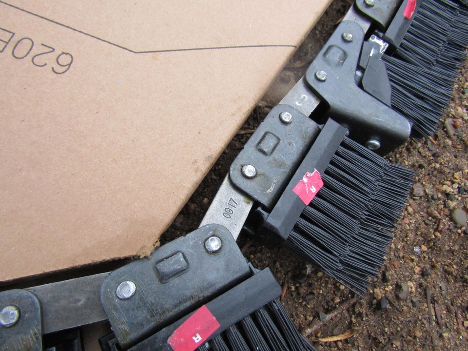 2 NOS 360 YIELD SAVER CORNHEAD GATHERING CHAINS 461700 550 DRAGO | eBay