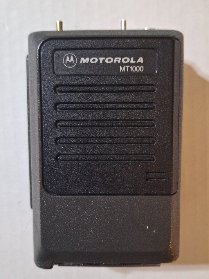 MOTOROLA MT1000 UHF RADIO W/MDC 470-500MHz 16ch 4w WIDEBAND / PARTS OR ...