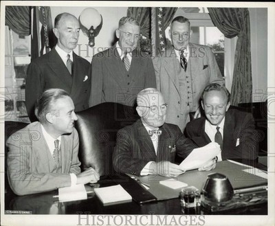 1947 Press Photo Charles Luckman meets with Pres. Truman on food ...