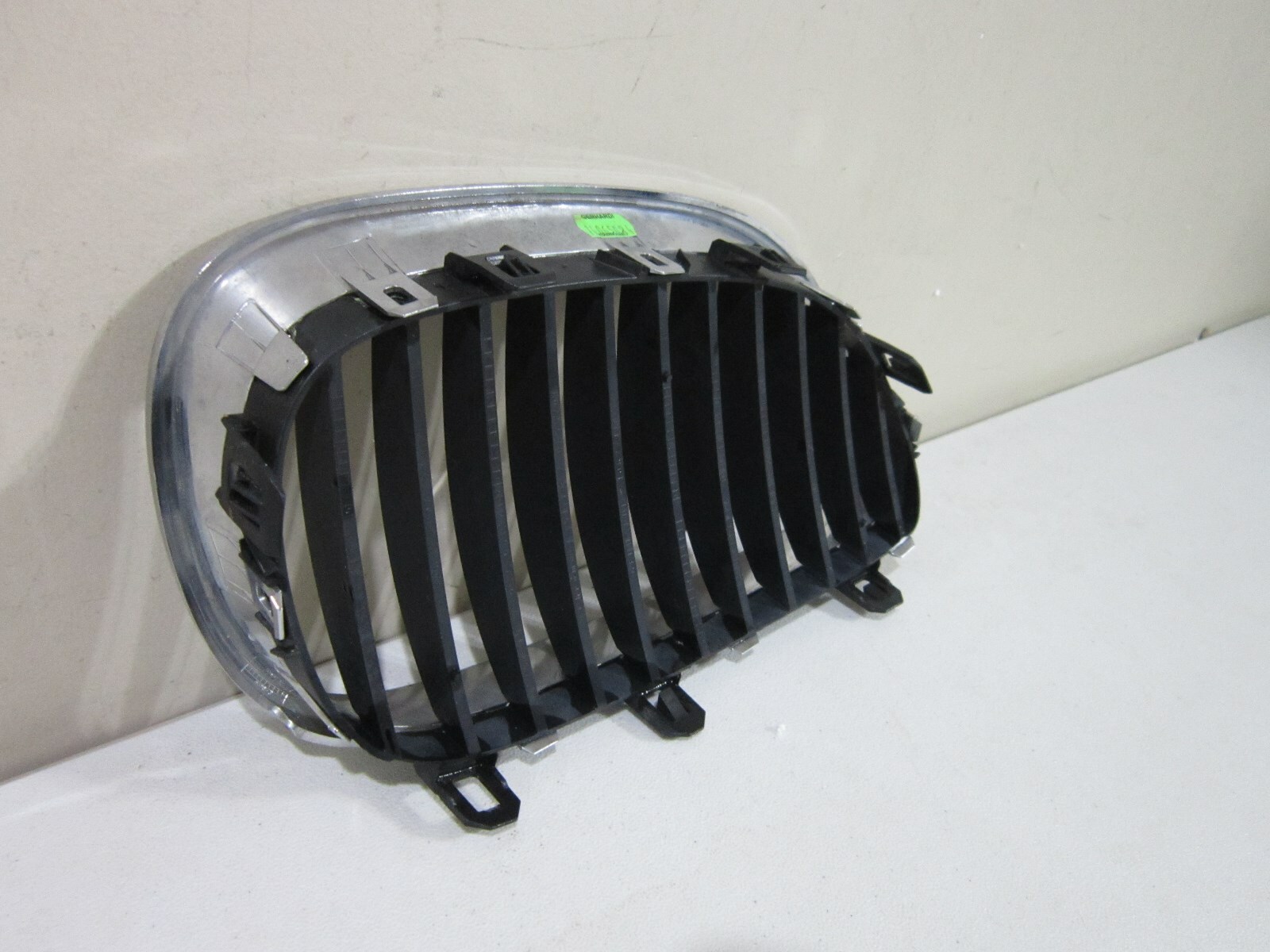BMW 5 E60 FRONT BUMPER LEFT RADIATOR GRILLE W / CHROME OEM 51137027061 ...