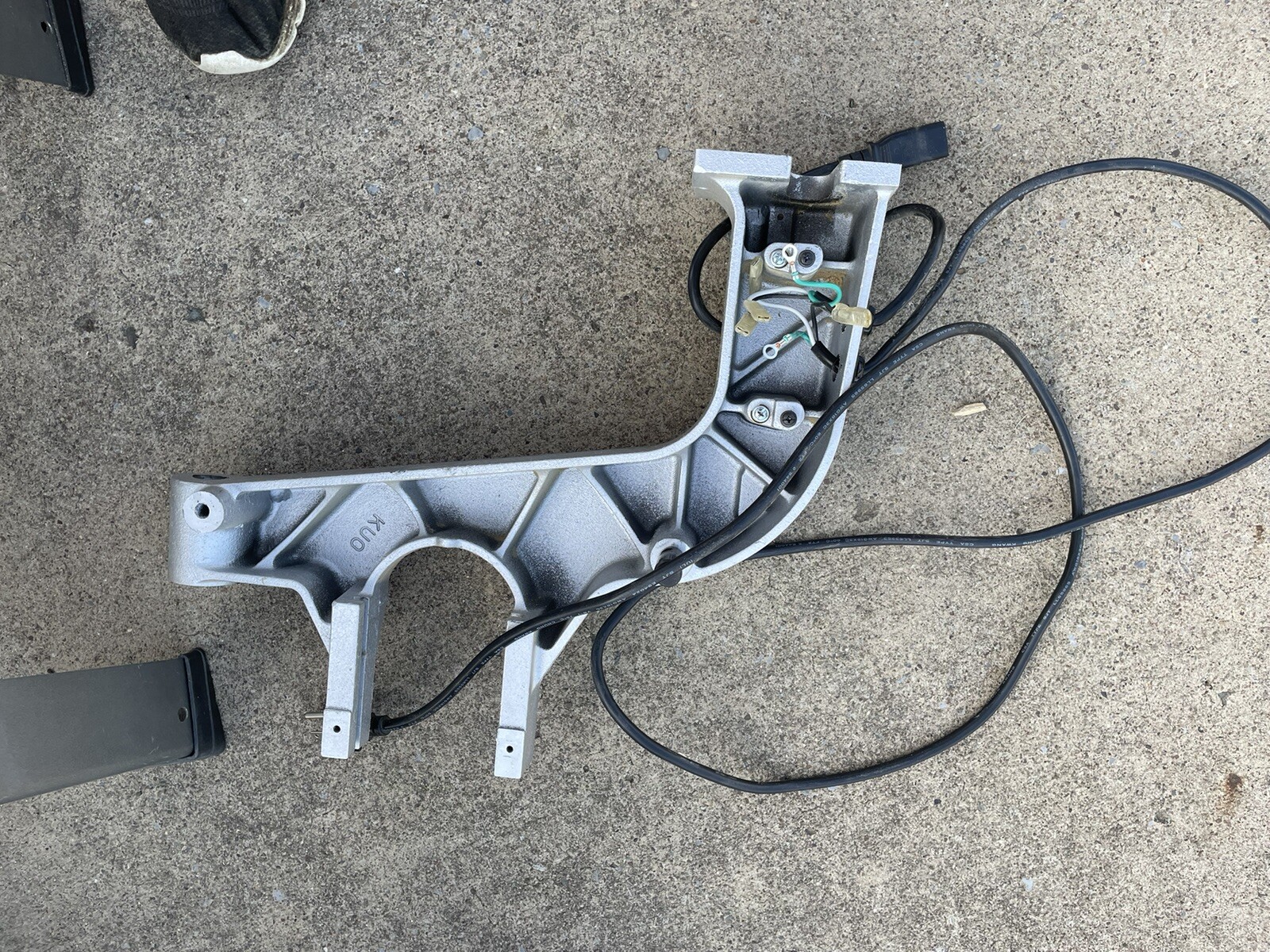 Hitachi CB13F 13” Band Saw Cast Iron Upper Frame | eBay