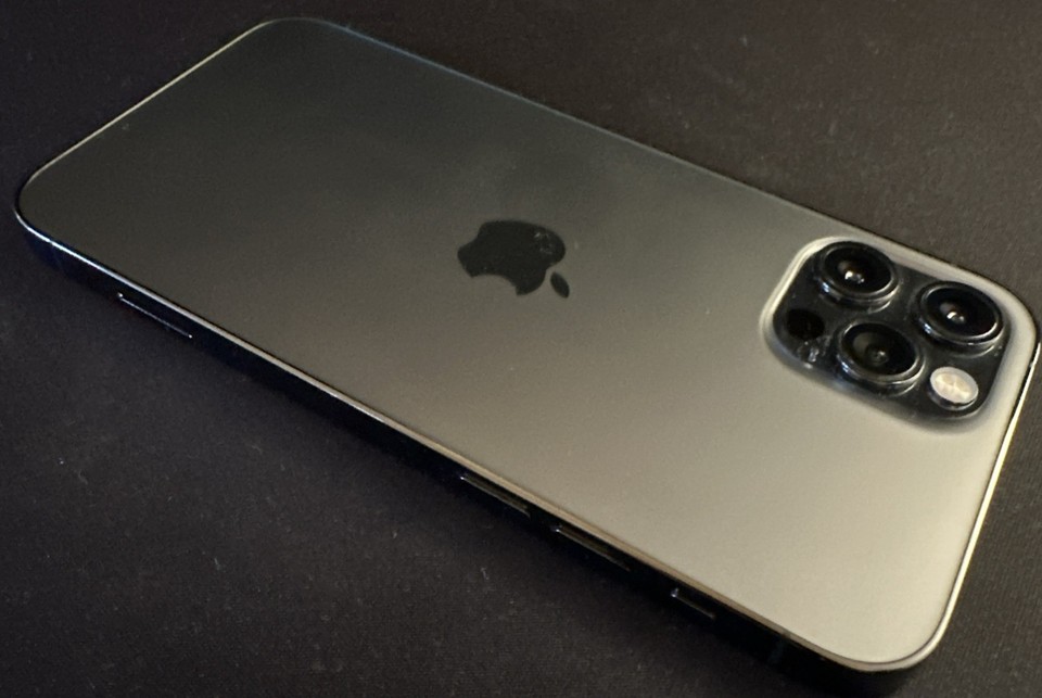 Apple iPhone 12 Pro A2407 - 256GB - Graphite (Ohne Simlock) Kapazität ...