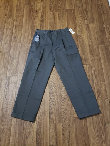 IZOD Men's American Chino Double Pleated Denim Pants Metrix Fit 33X30 ...