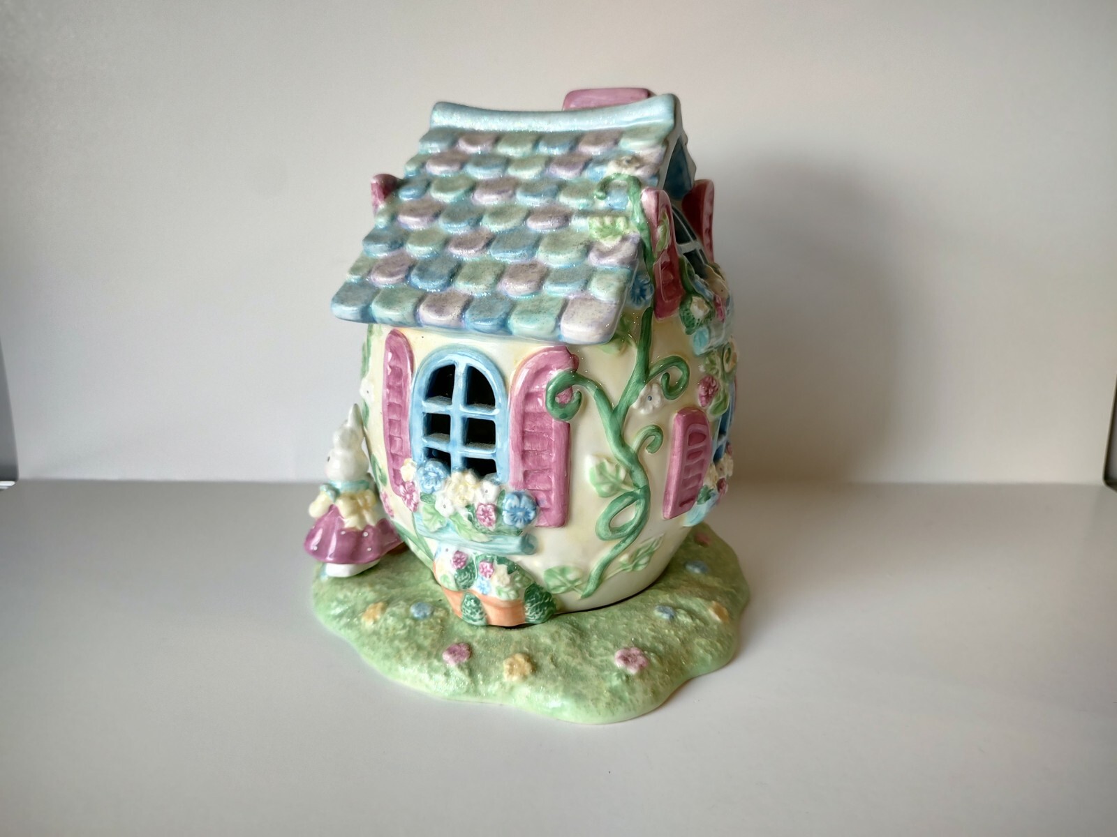 Avon Luminous Treasures candle tealight house Easter bunny cottage ...