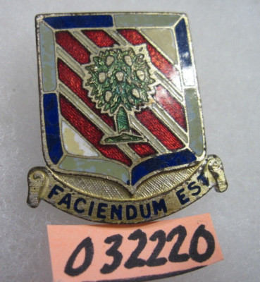 Army crest DI dui SB screwback ww2 104th ENGINEER BATTALION bn no mark ...