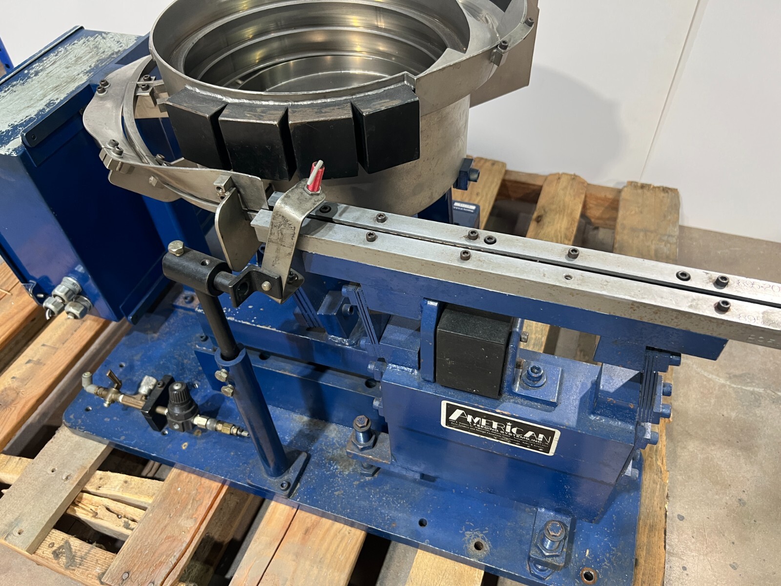 American Feeding Systems Stainless Steel Vibratory Bowl Feeder & Linear ...