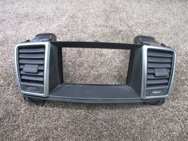 2012 MERCEDES BENZ GL 3l CDI W166 RHD Center Dashboard Display Trim ...