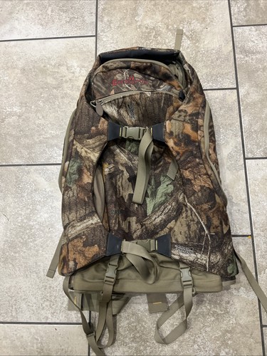 Badlands 2200 Hunting Backpack Large Timber Camouflage Internal Frame ...