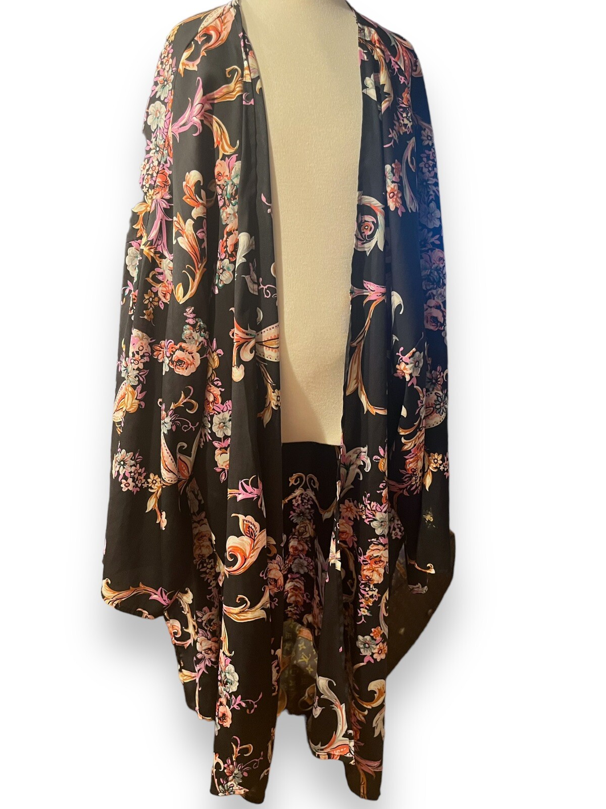 Beautiful sheer black over - Gem