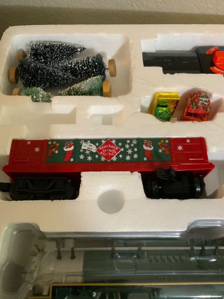 2008 Lionel Crown Express Trian Set-Bell, Whistle and Light Work-Train ...