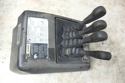 Hyster E55 XM2-33 Fork Lift Forklift 4 four hydraulic control levers ...