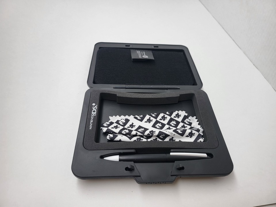 NEW MINT POKEMON BLACK /WHITE HARD SHELL TRAVEL CASE FOR 2DS XL NEW | eBay