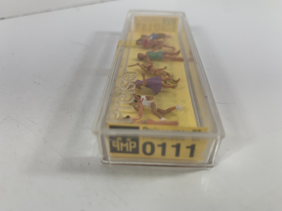 Preiser 0111 Women in Active wear, HO scale | eBay