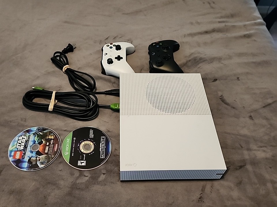 Xbox One S With 2 Controllers, BATTLEFRONT 2 and LEGO STARWARS YODA ...