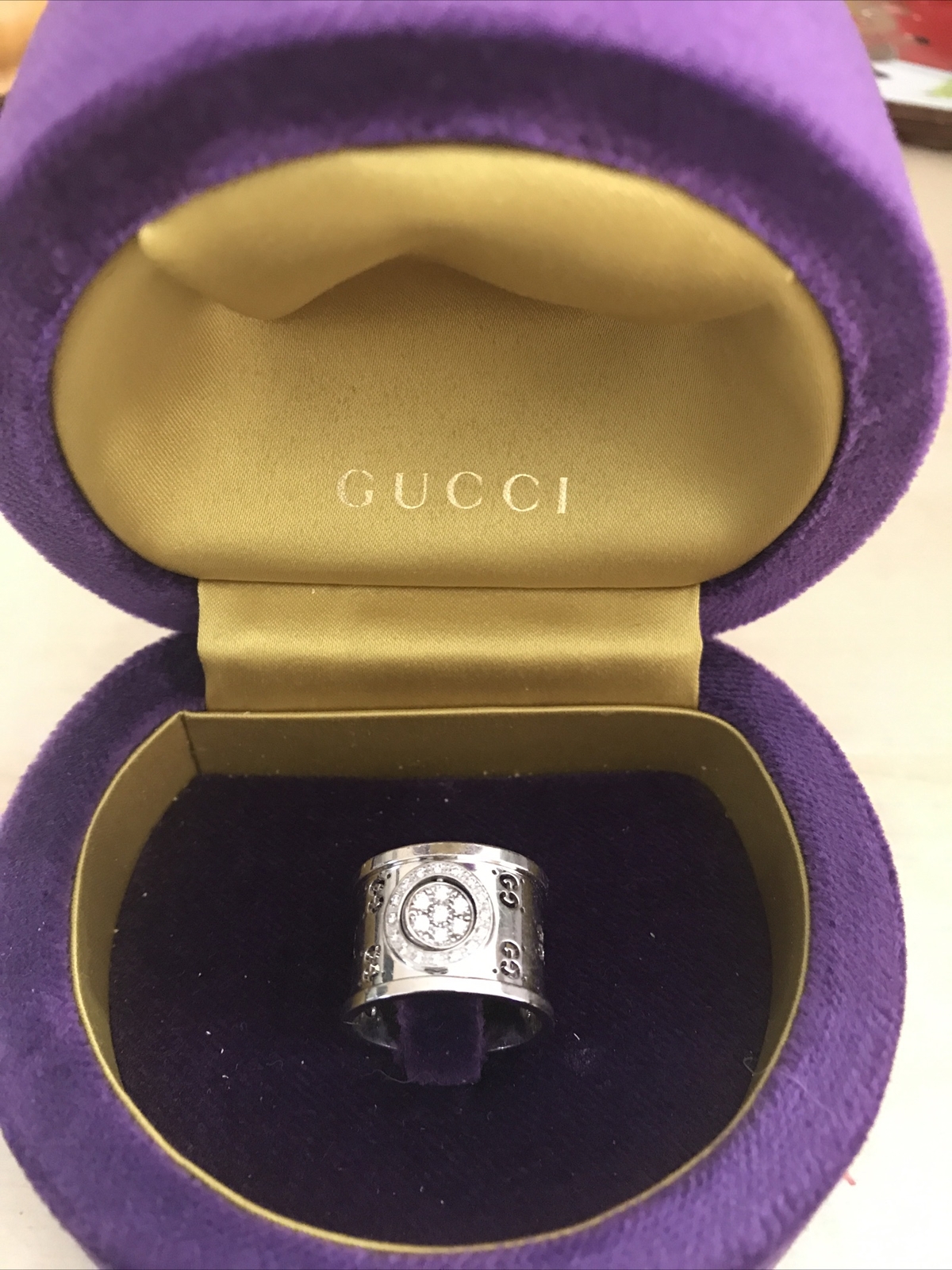 GUCCI ICON TWIRL 18CT WHITE GOLD AND DIAMOND RING THE… - Gem