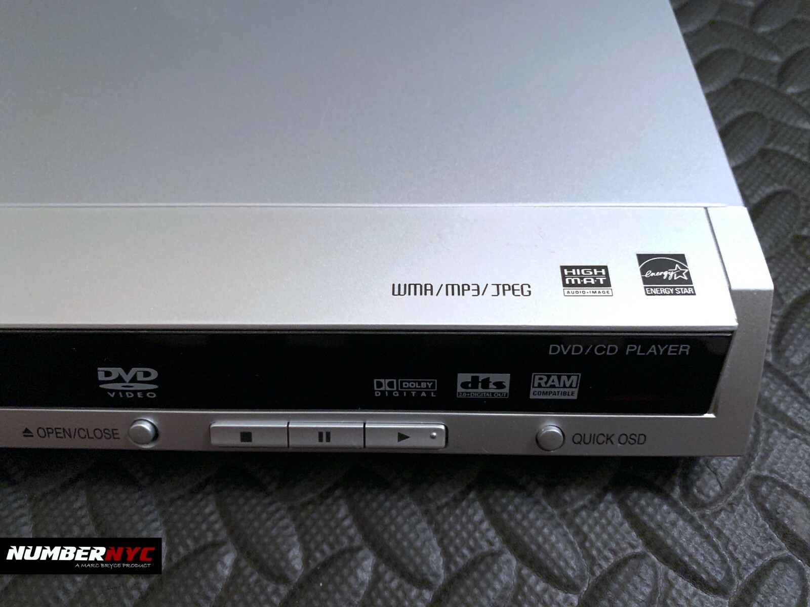 Panasonic DVD-S29 Advanced Progressive Scan DVD/CD Player SILVER WMA ...