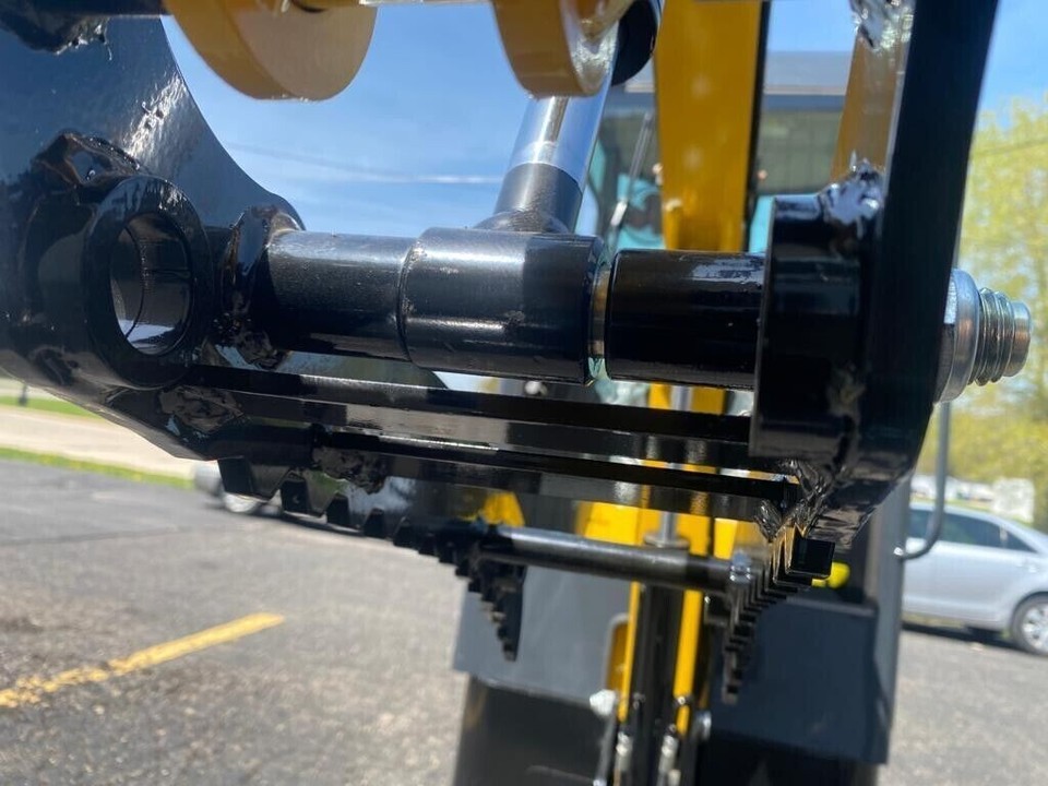 FREE SHIPPING Mini Excavator 1.15 Ton 13.5hp EPA ERTFD Engine BRIGGS ...