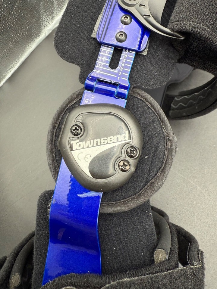 TOWNSEND THUASNE REBEL RELIEVER KNEE BRACE Adjustable Medium Right Blue ...