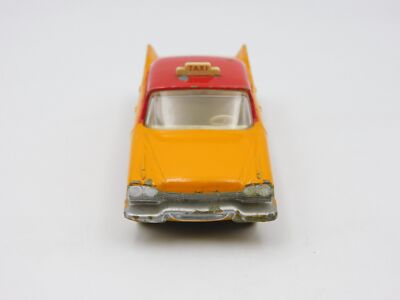 DINKY Toys Plymouth Plaza Taxi 265 1/43 Vintage Die Cast DINKY Toys Plymouth Plaza Taxi 265 1/43 Vintage Die Cast