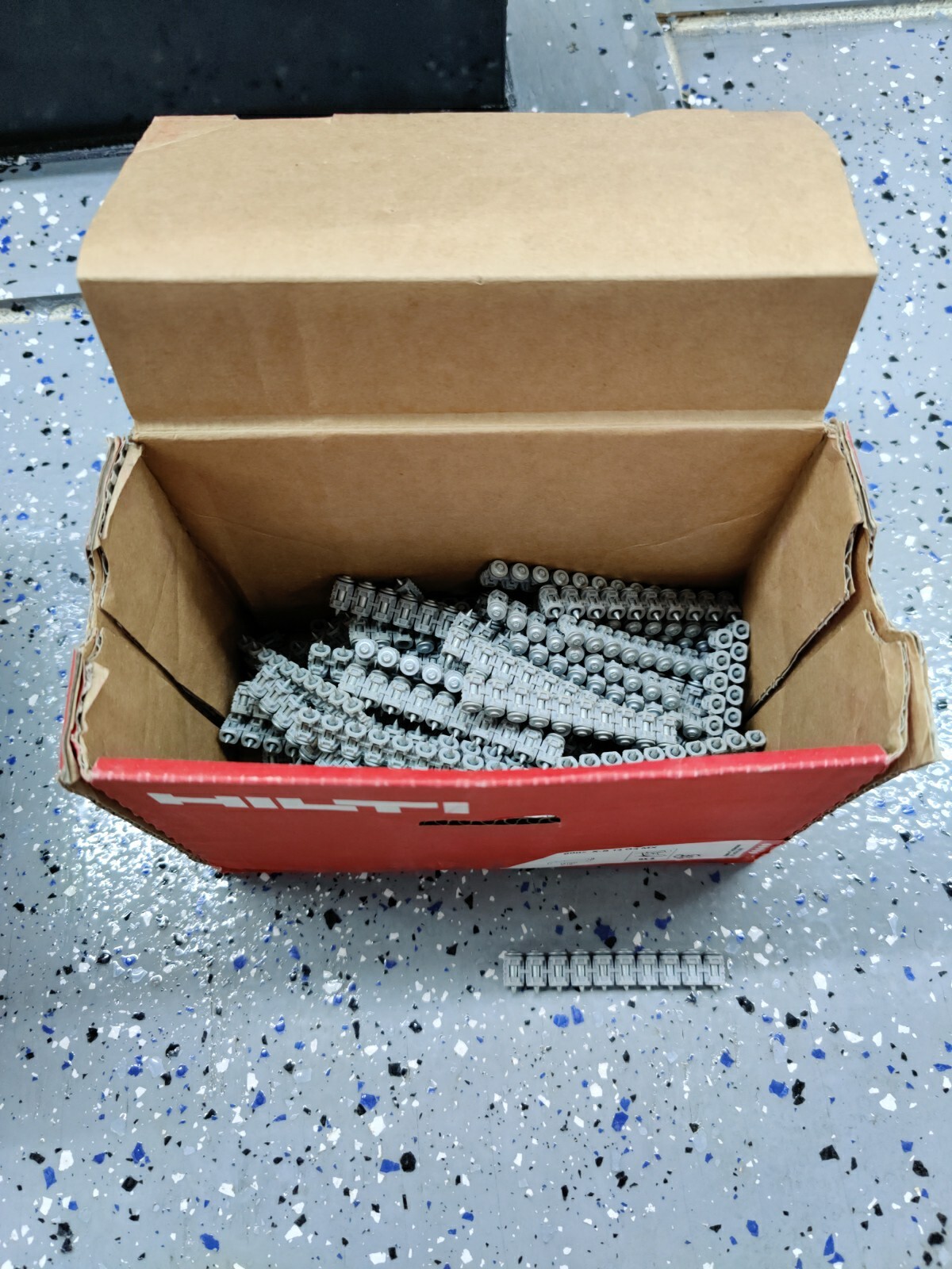 Hilti 1/2 GX-3 Pins with GC-41 Fuel Cell 5400 pins & 6 GC-41 fuel ship ...