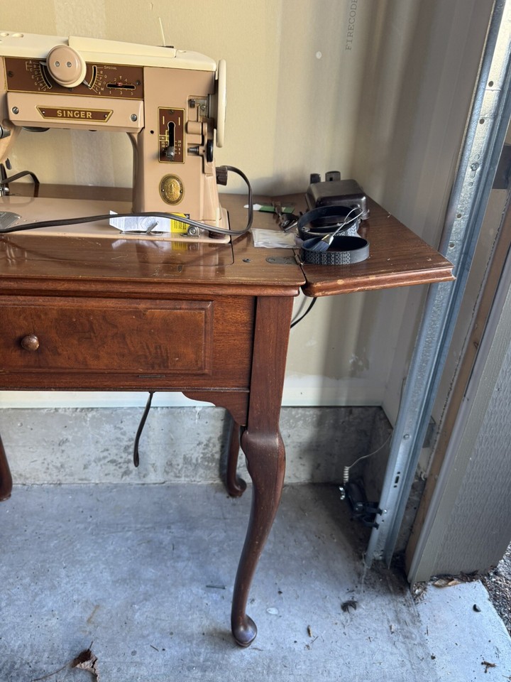 Singer 401A Sewing Machine In Cabinet W Extras | eBay