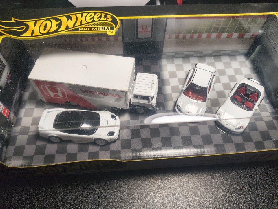 Hot Wheels Premium Diorama Collector Set Honda Type R Heritage 2025 ...
