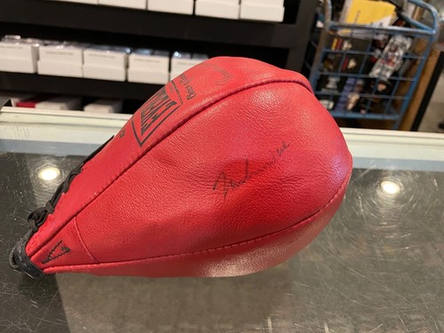 MUHAMMAD ALI HEAVYWEIGHT BOXING CHAMP SIGNED EVERLAST LEATHER SPEED BAG ...