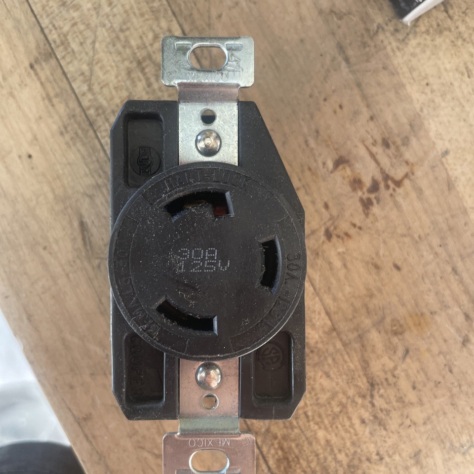 Cooper Arrow Hart Twist Locking Receptacle Outlet NEMA L5-30R 30A 125V ...