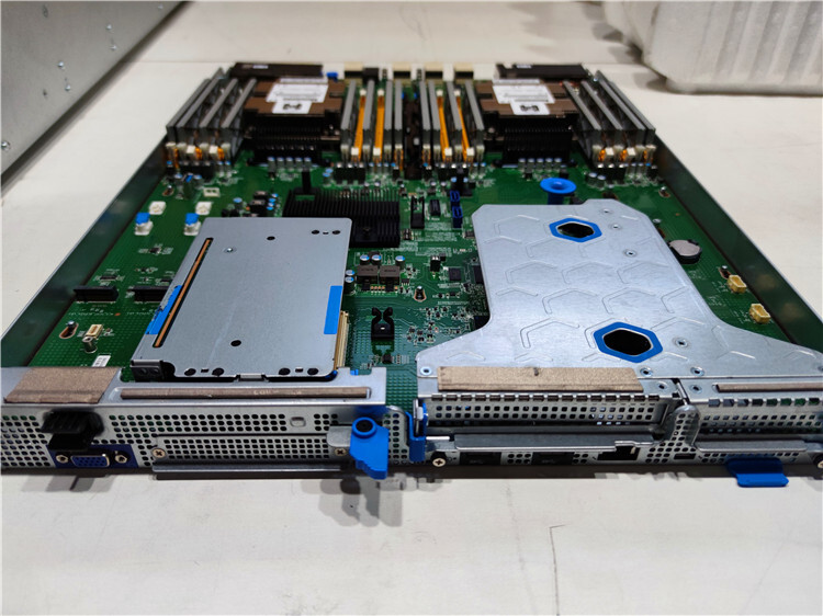 Quanta D52G-4U Server 24X2.5"（8xNVME）With 4X1600W Support LGA3647 CPU ...