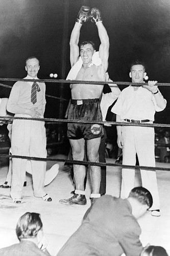 The Italian Boxer Primo Carnera Wins His Boxing Match 1930s Boxing ...