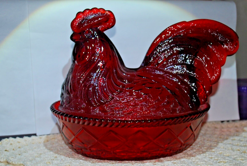 VTG HEN /ROOSTER ON NEST 7 INCH POURED BY WESTMORELAND FOR LEVAY RUBY ...