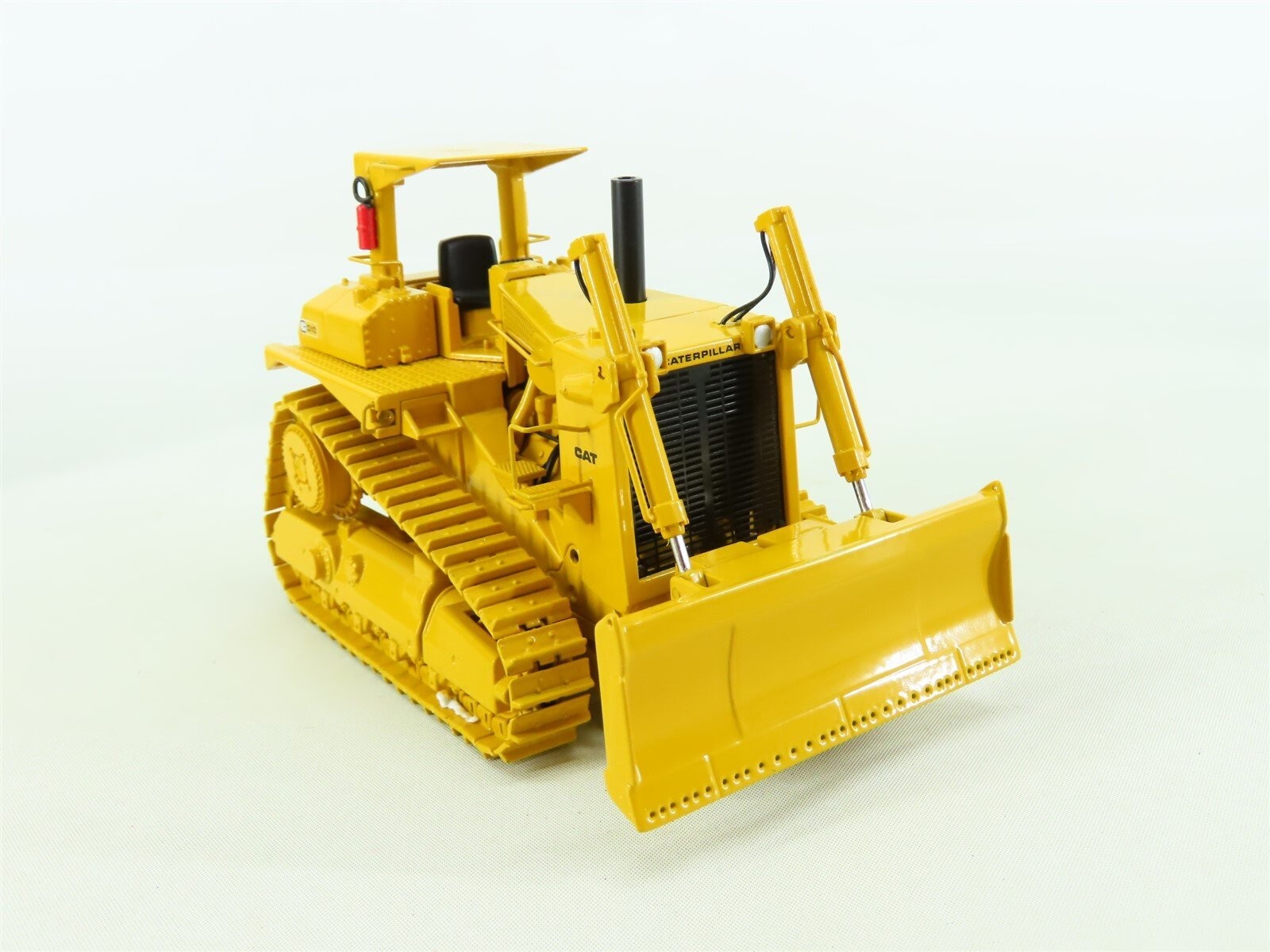 Caterpillar Cat D10 Dozer with Push Blade and ROPS - CCM 1:48 Scale ...