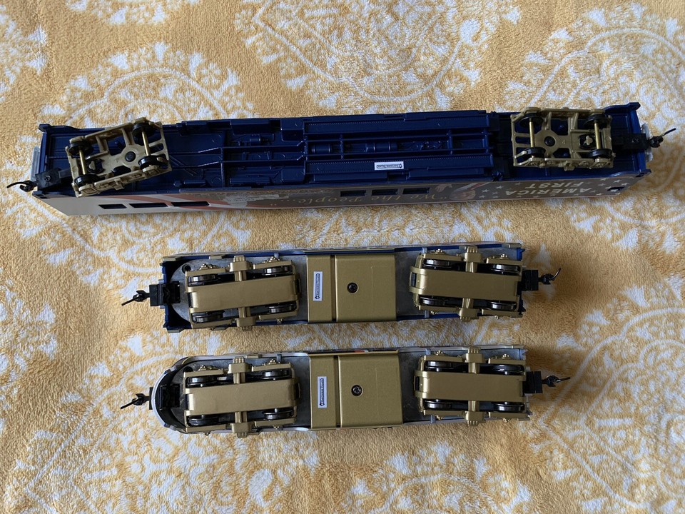 Bradford Exchange Hawthorne Village 45th President Trump Locomotive ...