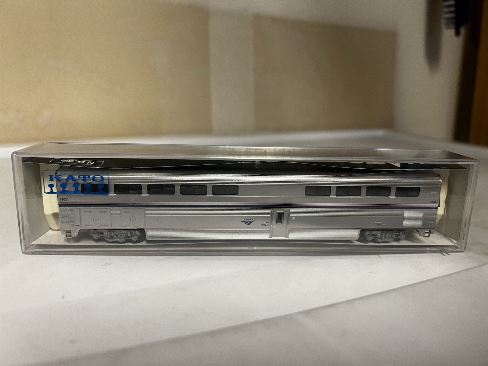Kato N Scale Superliner Set - Amtrak Phase IVb - Coach, Diner, Sleeper ...