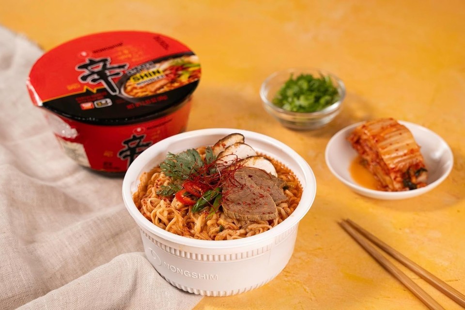 Ramen Noodles, Gourmet Instant Ramen bowl, Microwavable Noodle Soup ...