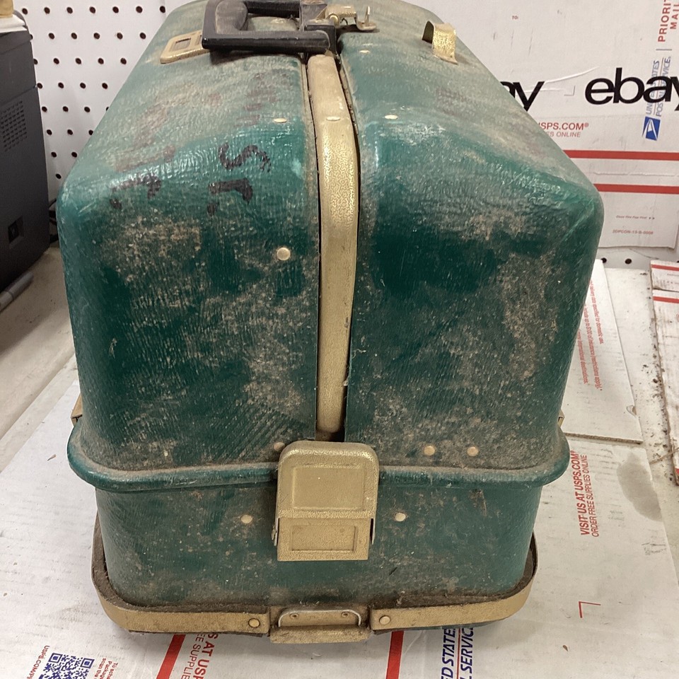 Rare 9 Tray Vintage UMCO 2000 Tackle Box w/50 Lures Mepps Daredevil ...