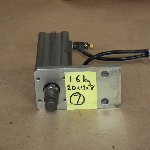 SMC CDQ2B40-100DM Pneumatic cylinder air ram 40 BORE 100 STROKE on ...